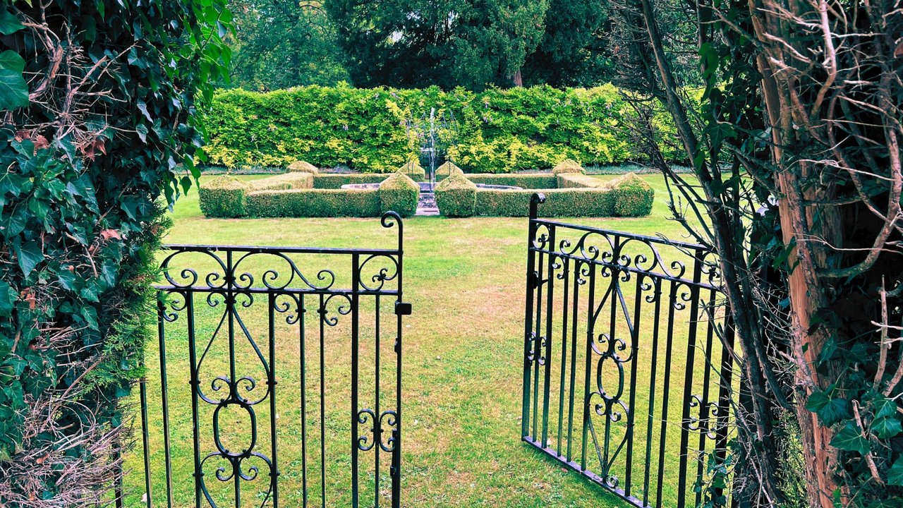 Rycote Park and Adwell Estate | Perennial